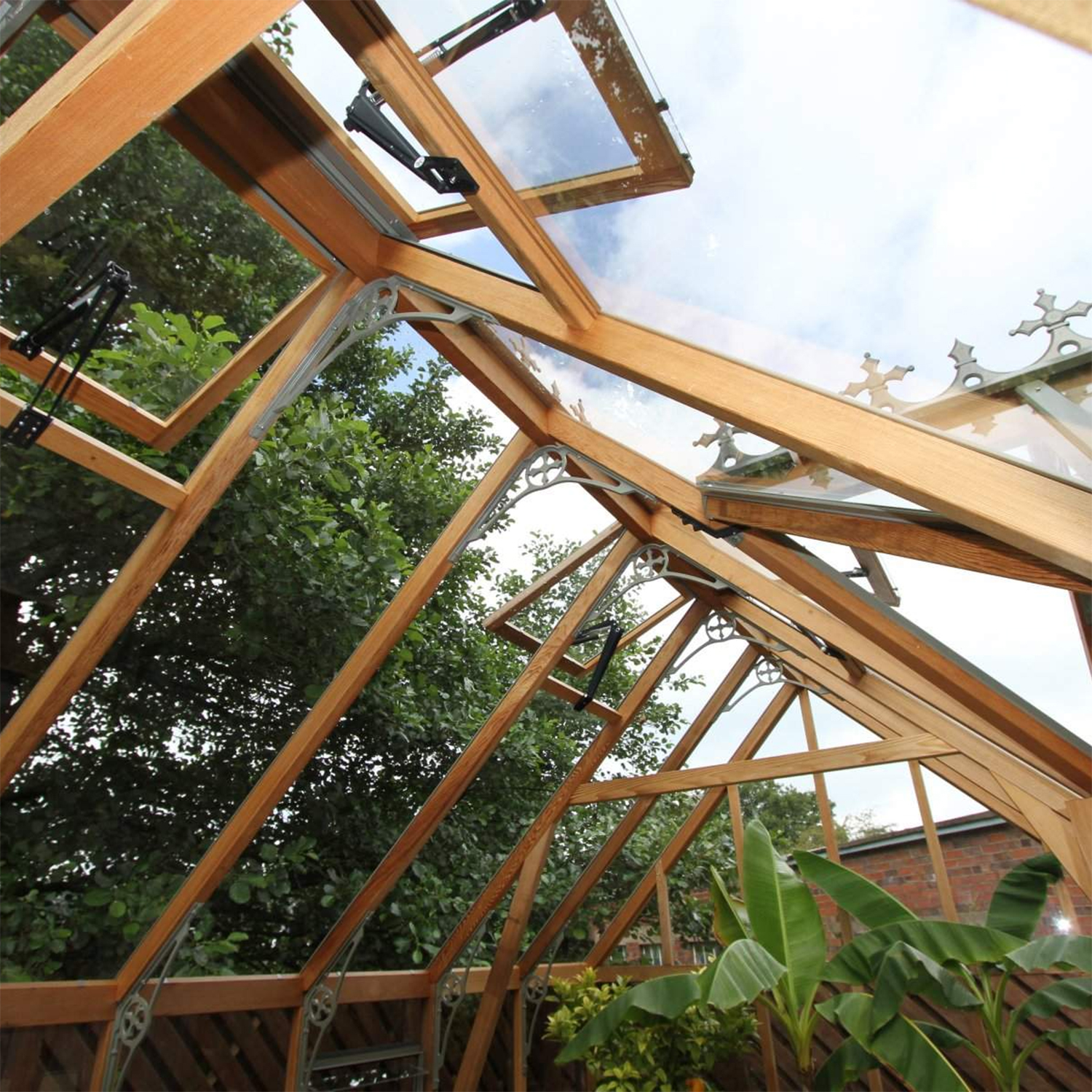 Cambridge Cedar Greenhouse (9'10" x 20'9") - Alton Greenhouses